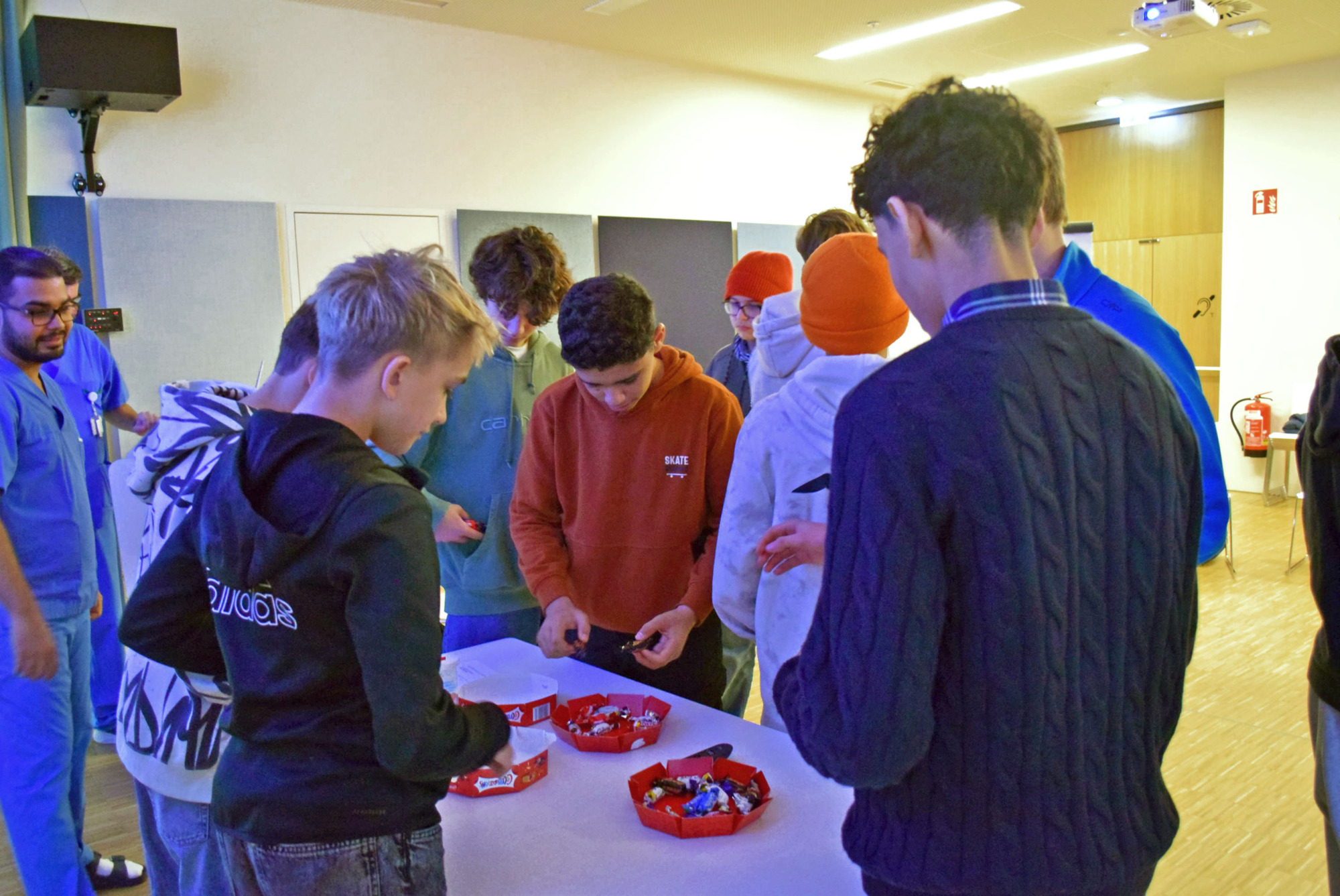 Spannende Kinderlãrm Nach 2000 Uhr Bilder